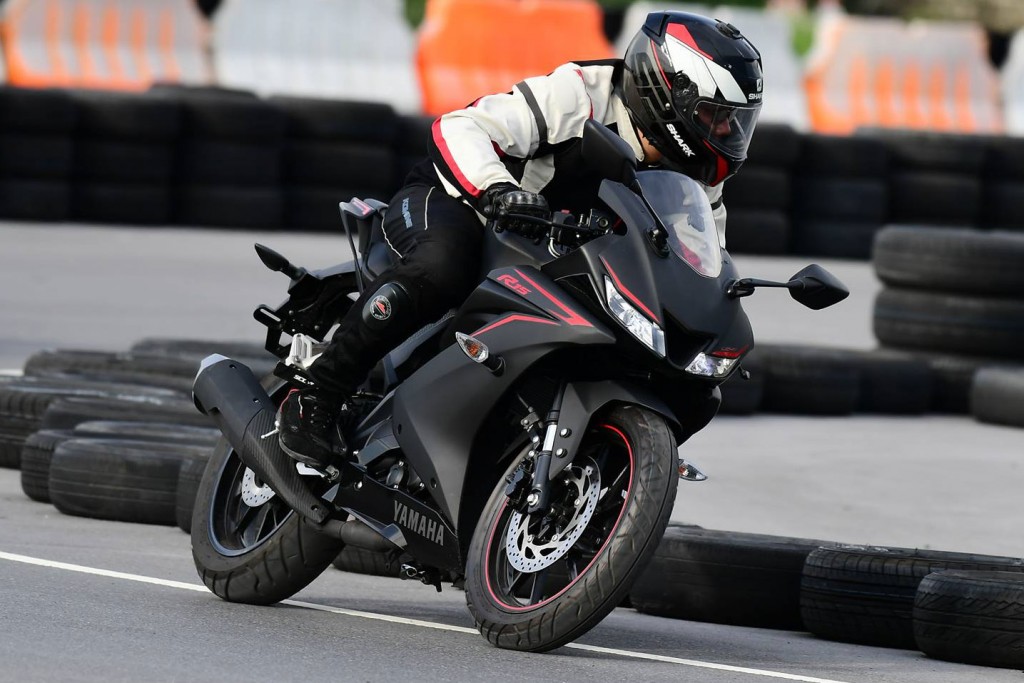 รีวิวแบบไม่มีกั๊ก All New Yamaha YZF-R15 2017 กับการทดสอบขับขี่จริงในสนาม